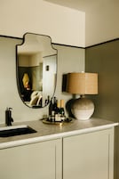 Suite Superior (Maisonette, Loft) | Roupa de alta qualidade, minibar, cofre no quarto, secretária