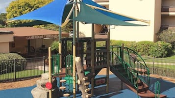 Área de recreio para crianças (ao ar livre)
