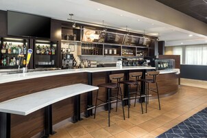 Café da manhã feito na hora mediante uma taxa