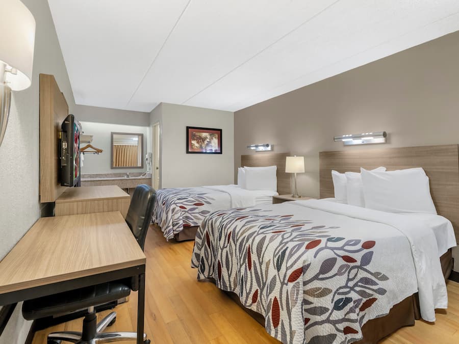 Quarto Deluxe, 2 camas de casal (Smoke Free) | 1 quarto, secretária, cortinas/cortinados opacos, Wi-fi grátis