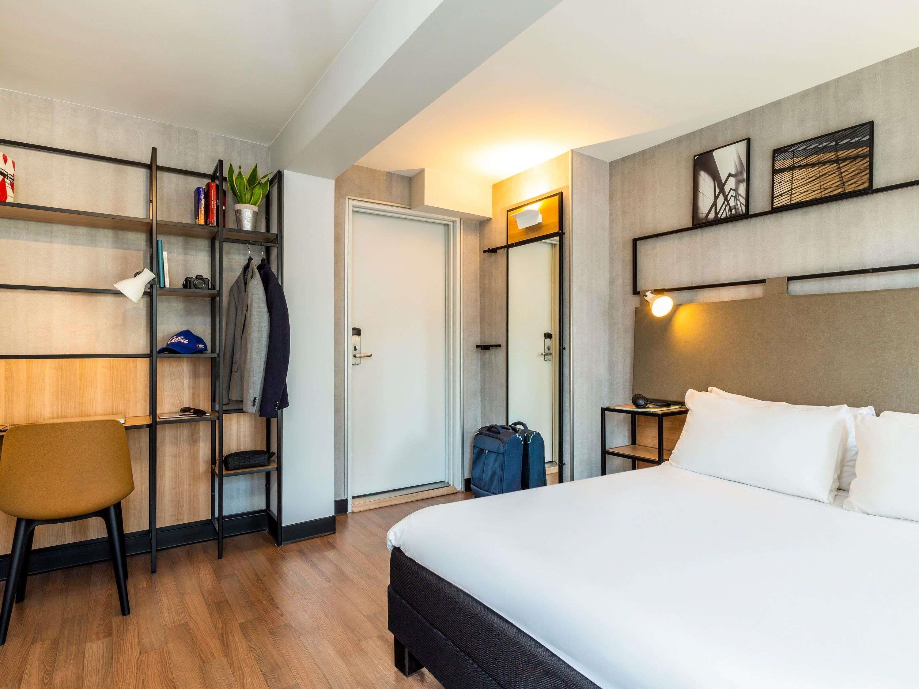 Quarto Standard, 1 cama de casal | Cofre no quarto, secretária 
