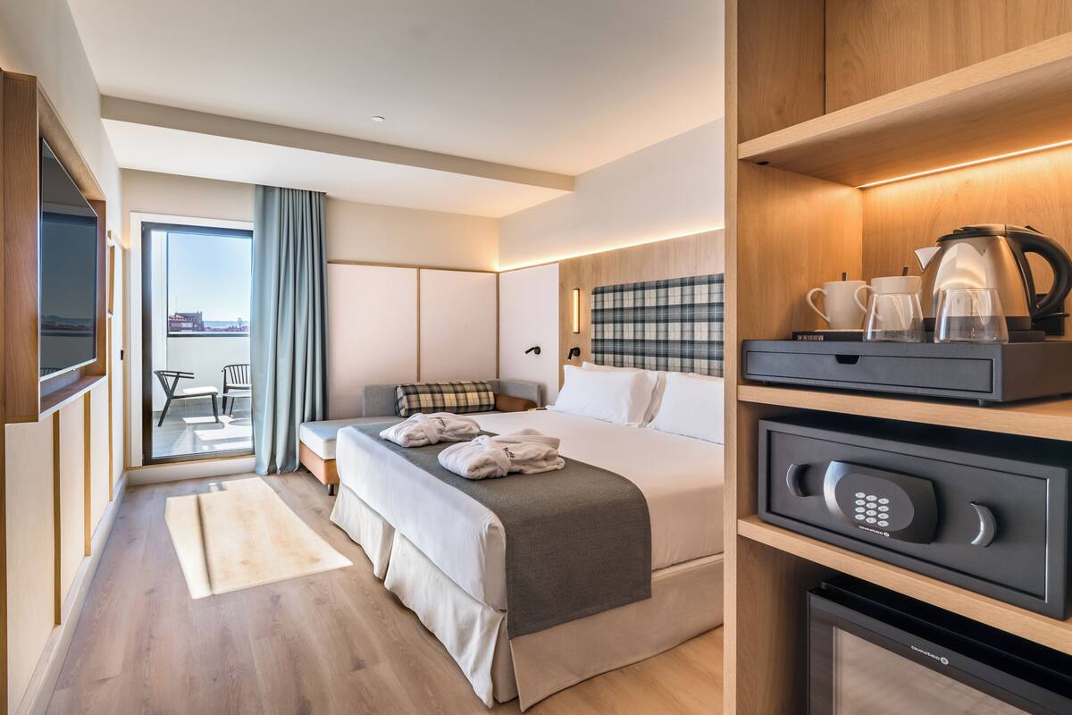 Quarto Standard, terraço (Premium) | Minibar, cofre no quarto, secretária, quartos insonorizados 