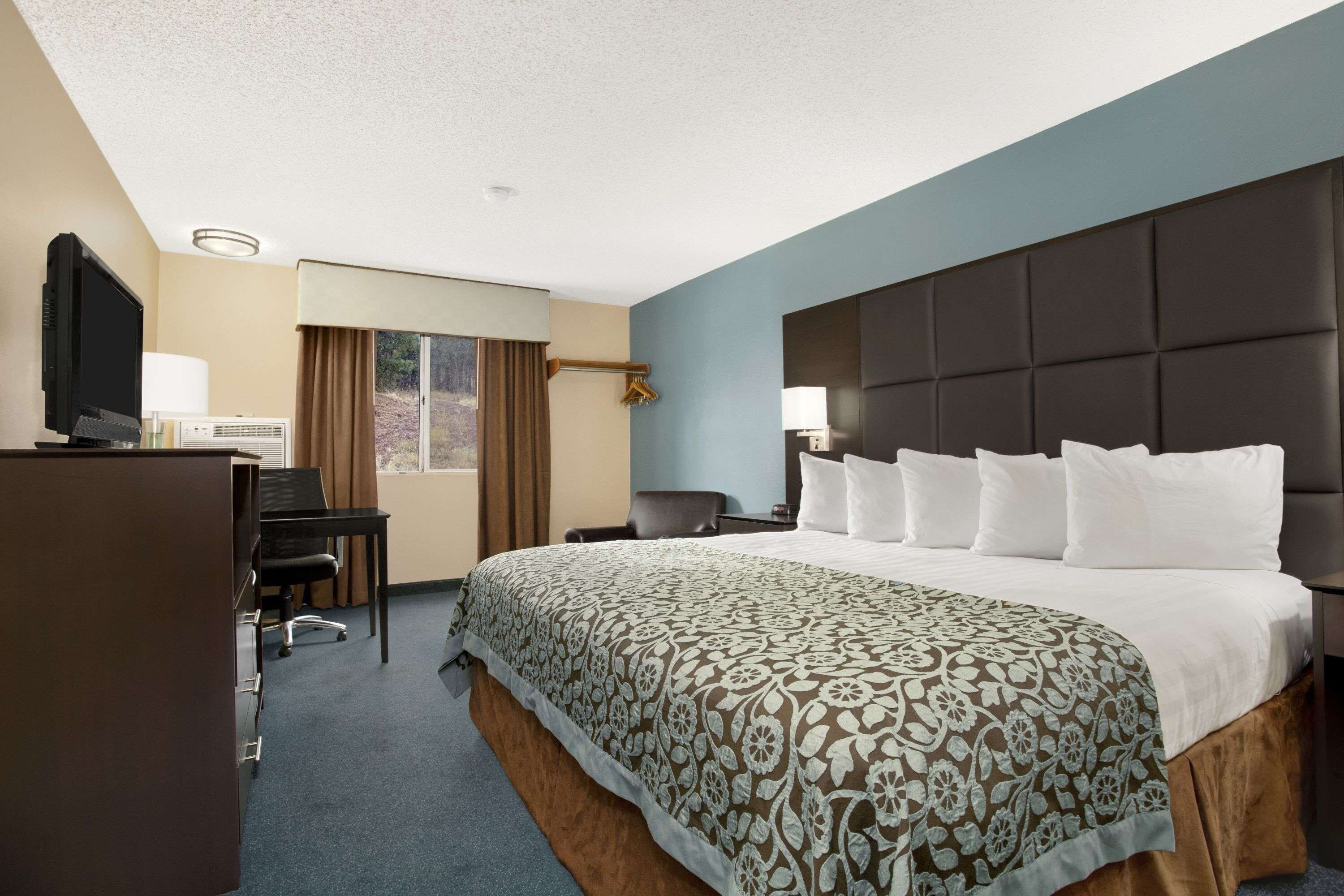 Days Inn by Wyndham Williams in Williams: Find Hotel Reviews, Rooms ...