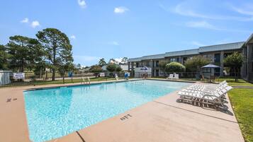 Piscina exterior sazonal