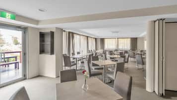 Café da manhã continental todos os dias (AUD 20 por pessoa)