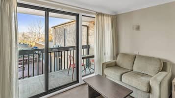 Executive Queen Room, 1 Queen Bed, Balcony | Terraço/pátio