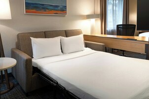 Estúdio, 1 cama Queen e sofá-cama | Roupas de cama premium, cortinas blackout, ferros/tábuas de passar roupa