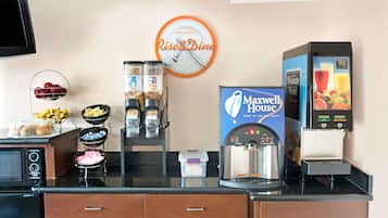 Café da manhã para viagem grátis todos os dias