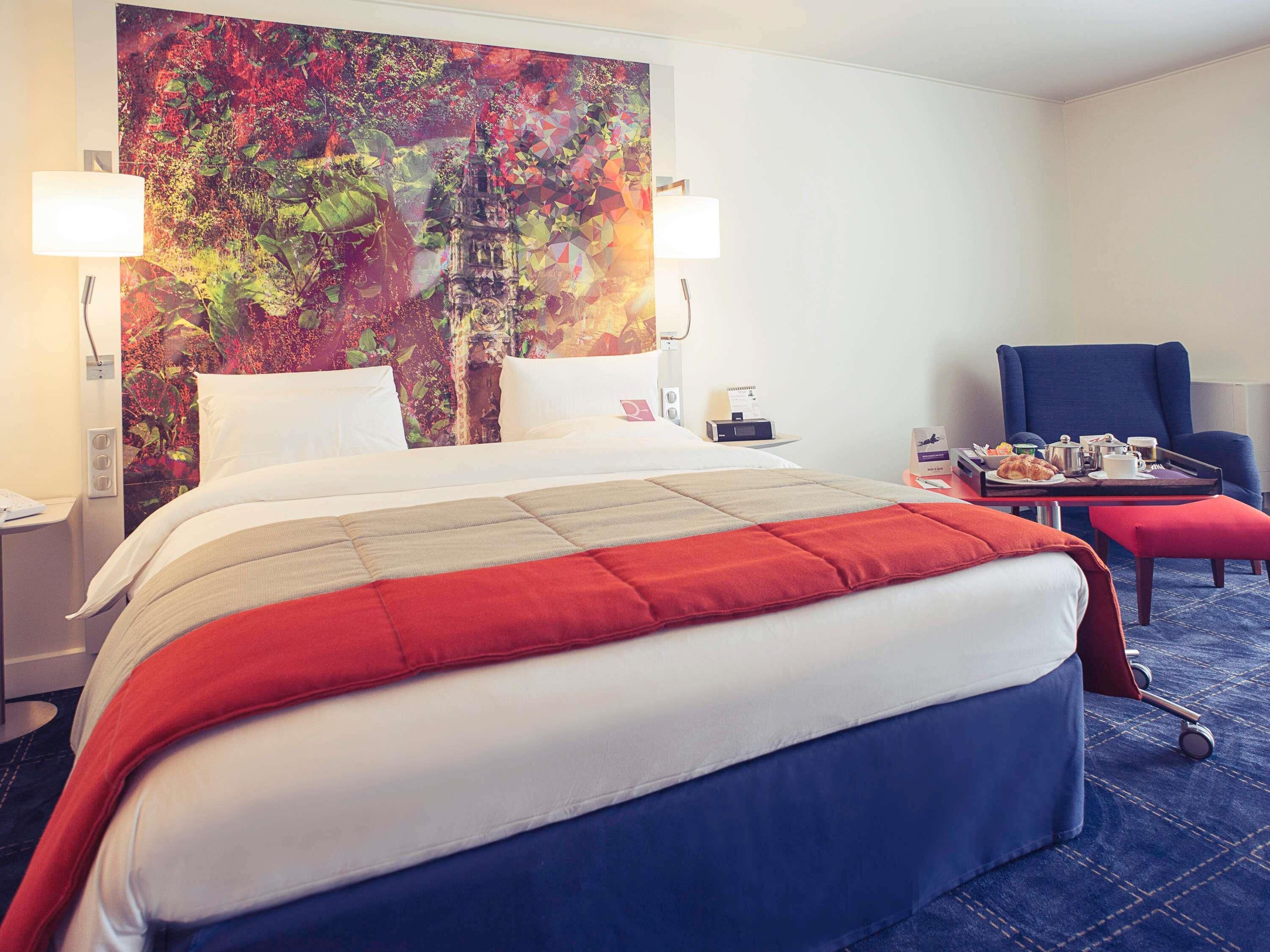 Quarto Privilege, Quarto, 1 cama king-size e sofá-cama | Roupa de alta qualidade, cofre no quarto, secretária 