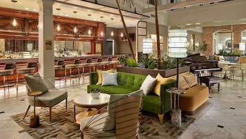 2 bares/lounges, este bar no terraço do hotel