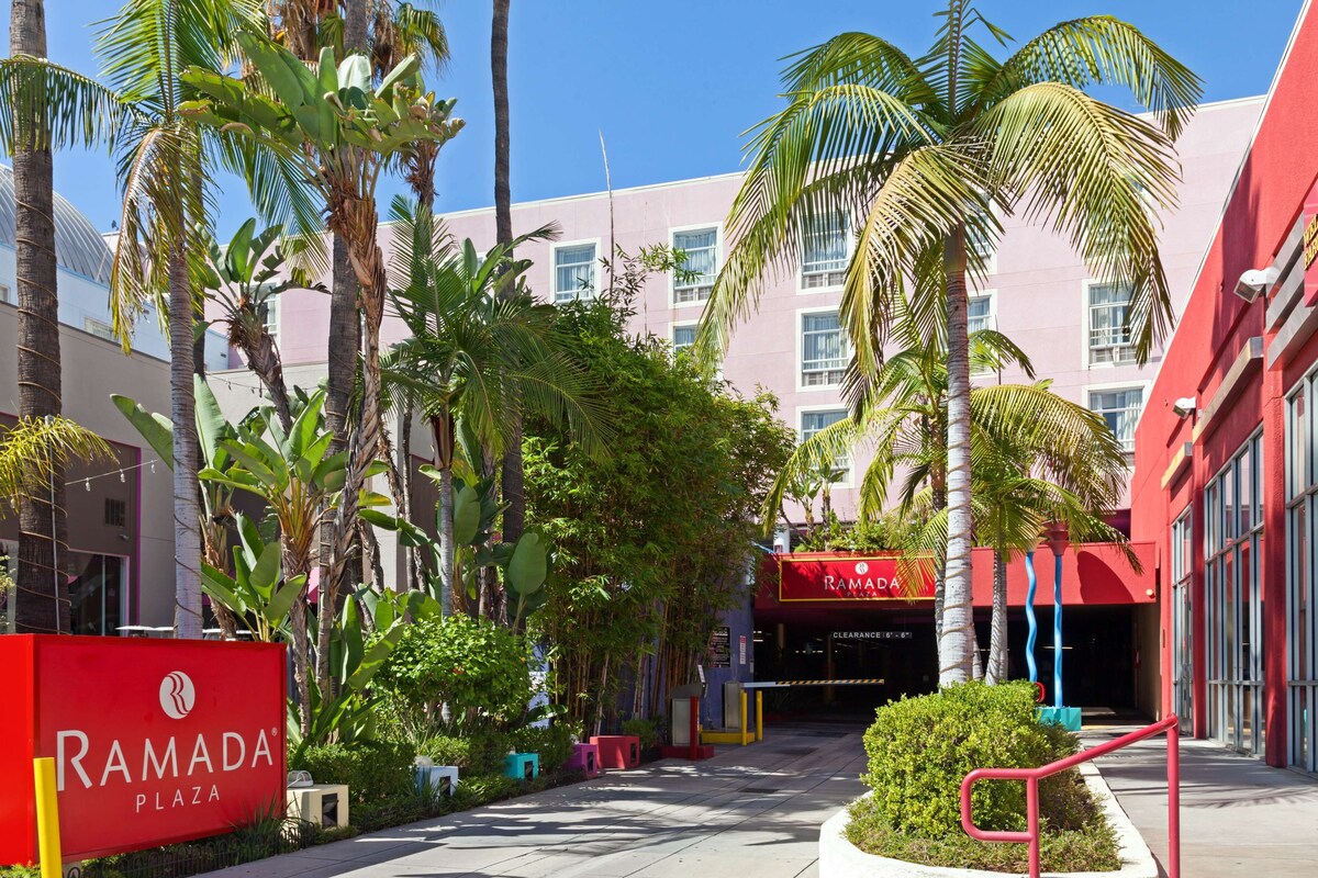 Ramada Plaza by Wyndham West Hollywood Hotel & Suites Reviews, Deals ...