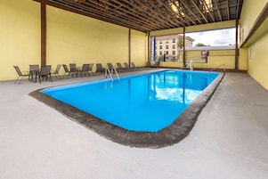 Piscina externa sazonal