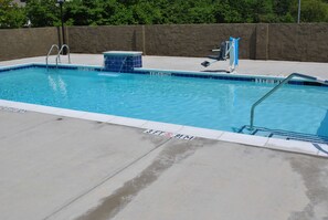 Piscina exterior sazonal 