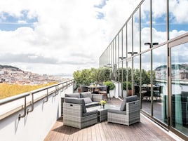 Suíte, 1 cama King, terraço (Opera) | Roupas de cama premium, frigobar, cofres nos quartos, escrivaninha