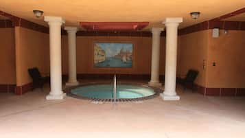 Banheira de hidromassagem interior