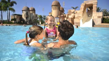 6 piscinas exteriores