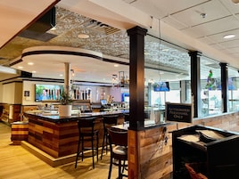 Pequenos-almoços, almoços, jantares servidos, cozinha americana 