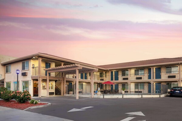 Best Western Hanford Inn - Lemoore, CA