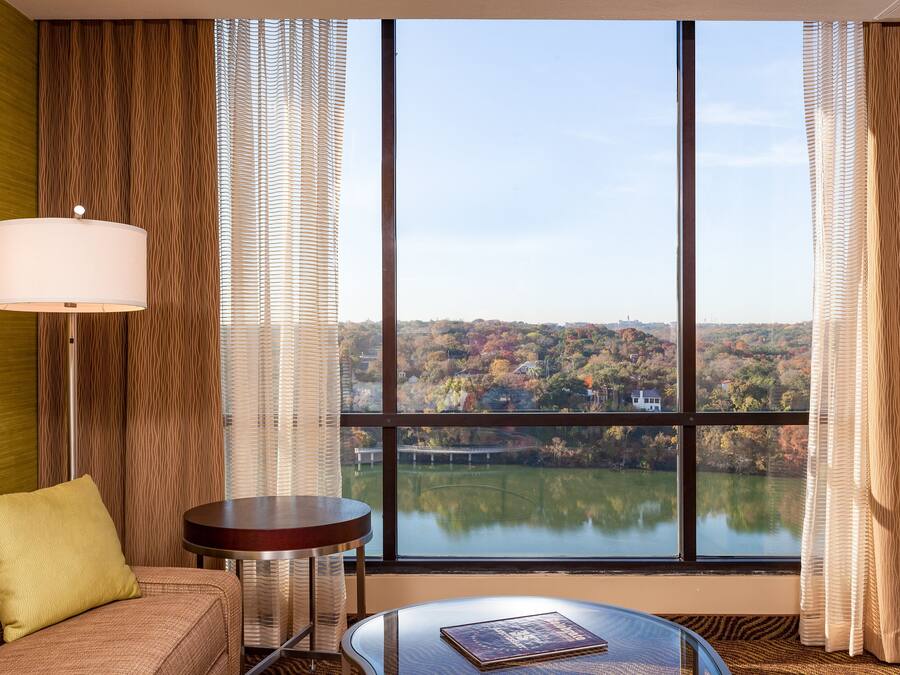 Quarto Premium, 1 cama king-size (Top Floor) | Cofre no quarto, secretária, ferro/tábua de engomar