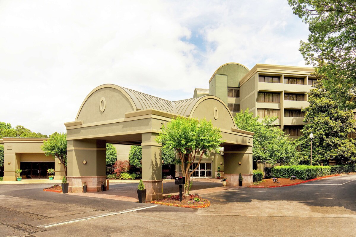 DoubleTree by Hilton Atlanta - Marietta Reviews, Deals & Photos 2023 ...