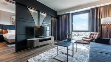 Suite, 1 quarto, vista para o lago (Panoramic) | Roupa hipoalergénica, cofre com capacidade para portátil, secretária