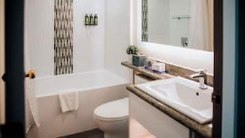 Penthouse de Luxo | Casa de banho | Produtos de higiene exclusivos, um secador de cabelo