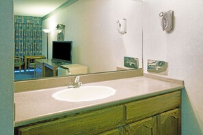 Ferro/tábua de engomar, Wi-fi grátis, roupa de cama fornecida 