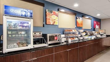 Café da manhã self-service grátis todos os dias