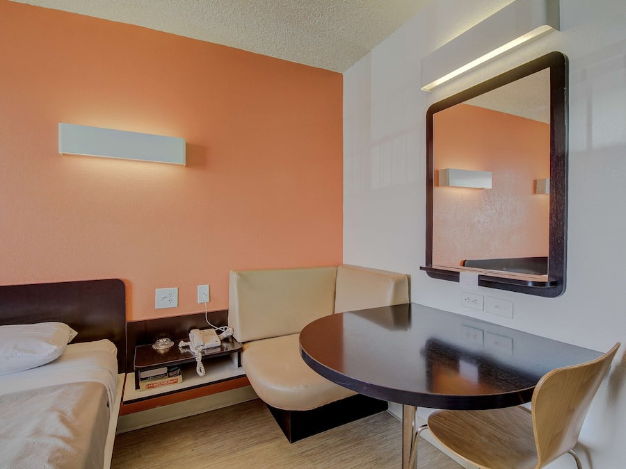 Wi-fi grátis, roupa de cama fornecida