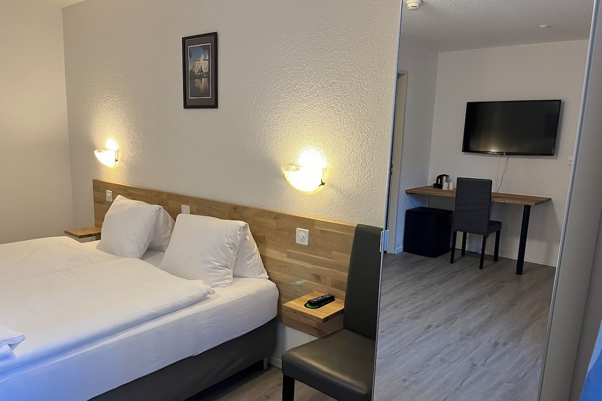 Double Room quiet, Courtyard | Roupas de cama antialérgicas, cofres nos quartos