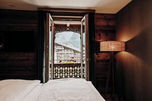 Chalet-Suite, Balkon Bergblick | Roupa hipoalergénica, cofre no quarto, secretária 