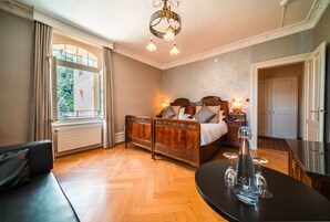 Quarto, 1 cama de solteiro (Historic, customized rooms with A/C) | Terraço/pátio