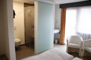 Roupas de cama premium, berços, Wi-Fi de cortesia