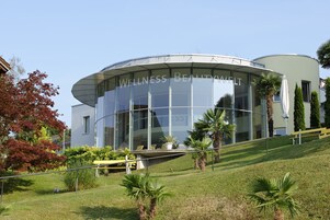 Sala(s) para tratamentos a casais, sauna, banheira de hidromassagem 