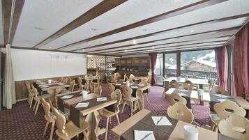 Buffet de pequeno-almoço