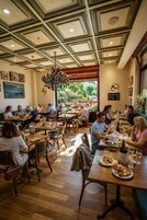 Café da manhã, almoço e jantar