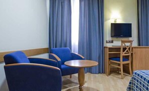 Minibar, cofre no quarto 