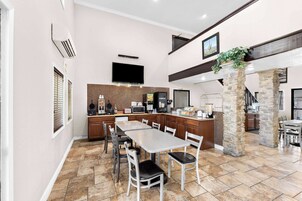 Pequeno-almoço continental diário incluído 