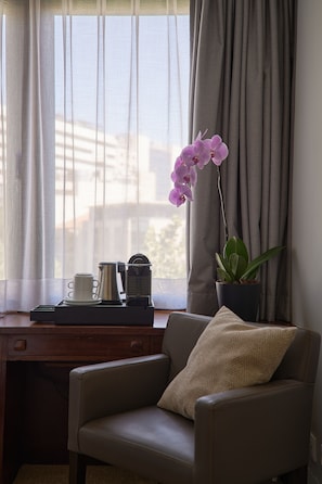 Quarto luxo | Frigobar, cofres nos quartos, cortinas blackout, quartos à prova de som