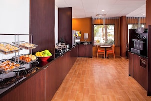Pequeno-almoço tipo buffet diário incluído