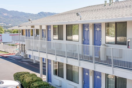 Exterior. Motel 6 Ukiah, CA
