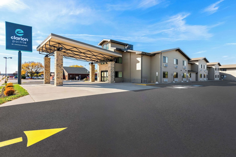 Clarion Pointe - Milwaukee, WI