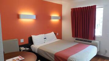 Secretária, cortinas/cortinados opacos, Wi-fi grátis