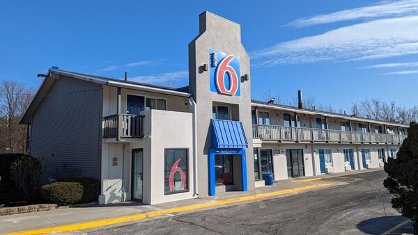 Motel 6 Leominster, Ma - Massachusetts