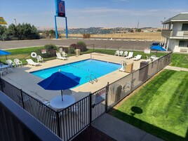 Piscina externa sazonal