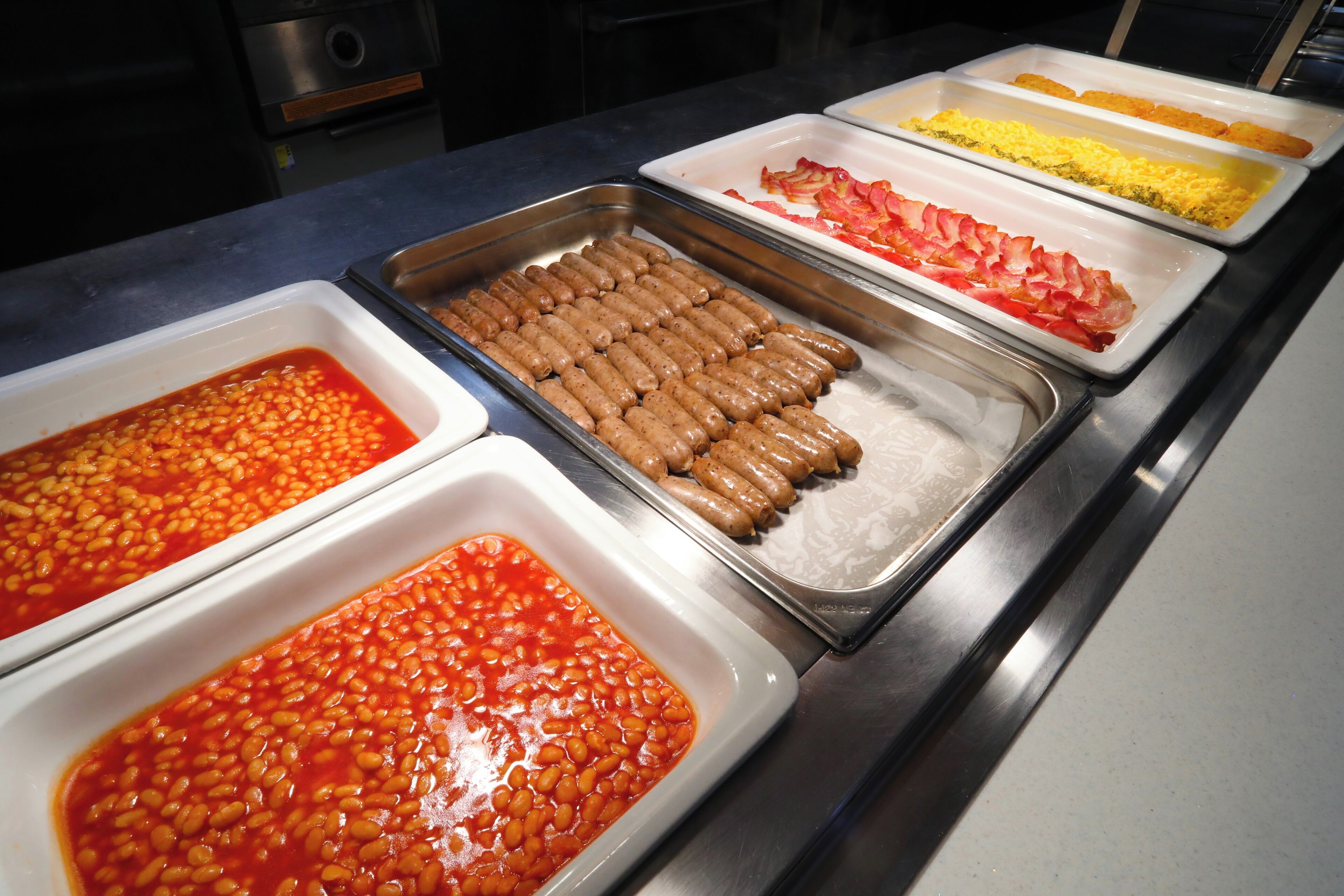 Pequeno-almoço tipo buffet diário (28 AUD por pessoa) 