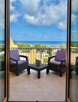 Quarto Duplo ou Twin Comfort, vista para o mar | Lençóis italianos Frette, minibar, cofre no quarto, secretária 