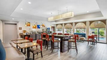 Pequeno-almoço tipo buffet incluído