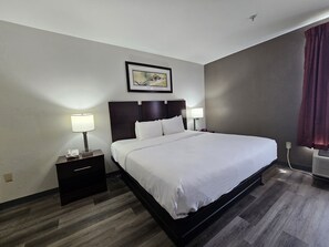 Roupas de cama premium, camas com colchões pillow-top, escrivaninha