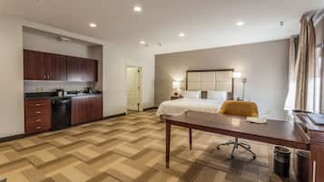 Suite, 1 cama king-size, não fumadores | Cozinha privada | Um frigorífico, uma cafeteira/bule
